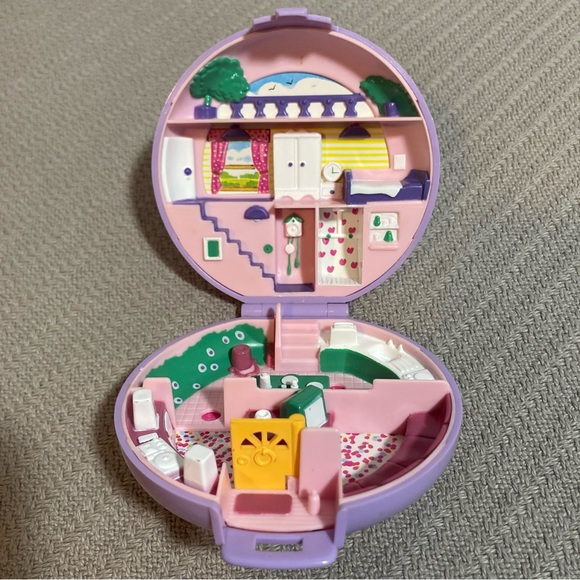 Toys | Vintage 1989 Polly Pocket Pollys Flat Compact Clamshell | Poshmark